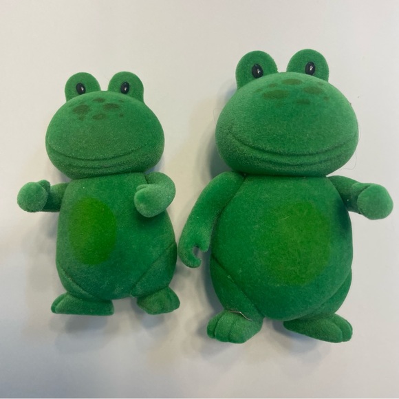 Woodzeez | Toys | 2 Woodzeez Green Flocked Fuzzy Frogs 3 2 And 3 | Poshmark